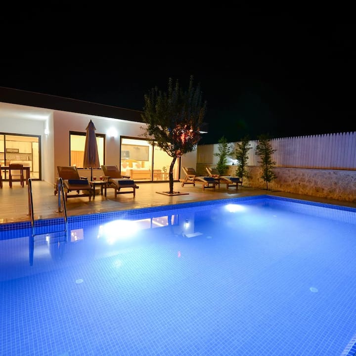 Kalkan'da Jakuzili öZel Havuzlu Villa Akay - Aklar