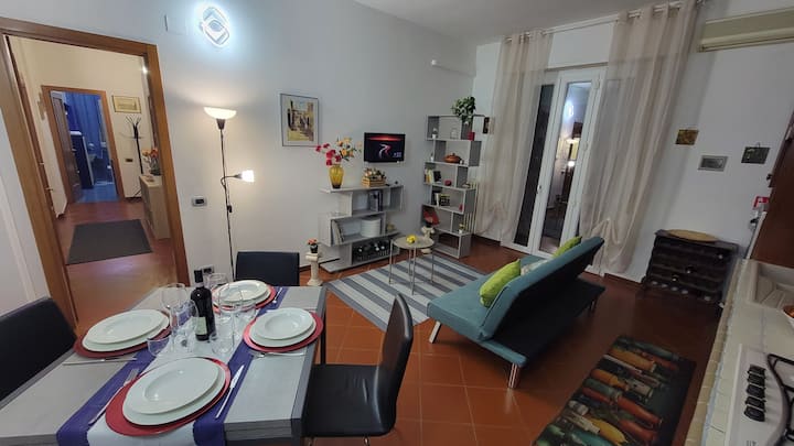 Un Angolo In Città - Florence