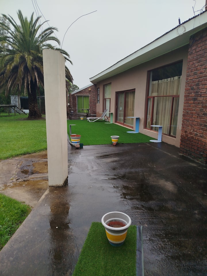 Nice Smallholding 5km From Town. - Stutterheim