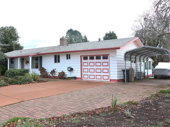 Fully Furnished Home With Garden - Corvallis, OR