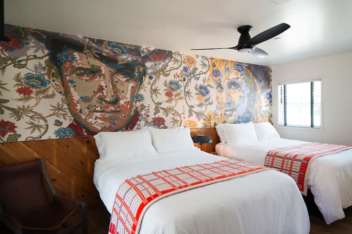 Cute Vintage Eco-friendly Hotel - Hamilton Suite - テーラー, TX