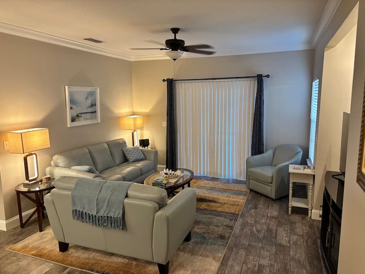 Executive Condo | Ideal For Travel Nurses - Jacksonville, FL