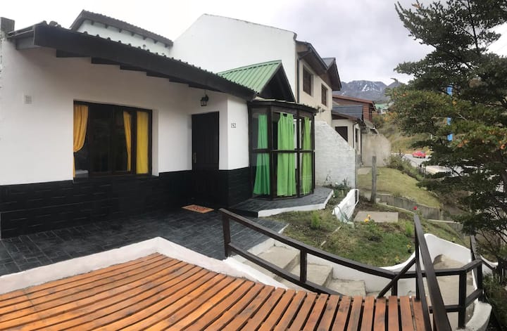 Casa Cerca Del Centro Con Vista - Ushuaia