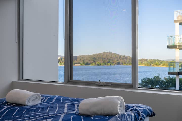 Lakefront Modern 2 Bdr Apt With 2 Parking Kingston - Canberra