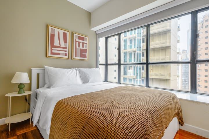 Two Bedroom Apt, Caine Rd, Mid-levels - Hong Kong
