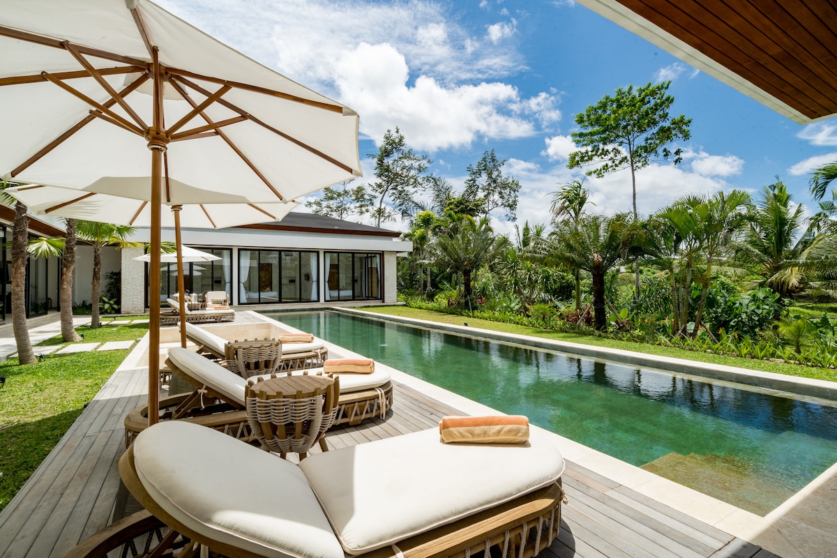 Ubud Family Villa: 6BR with Home Spa & Padel Court - Villas for Rent in ...