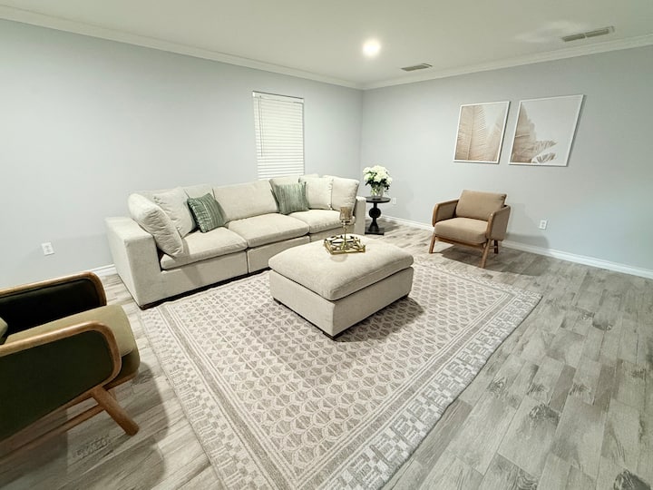 Big Nest Home - Laredo, TX