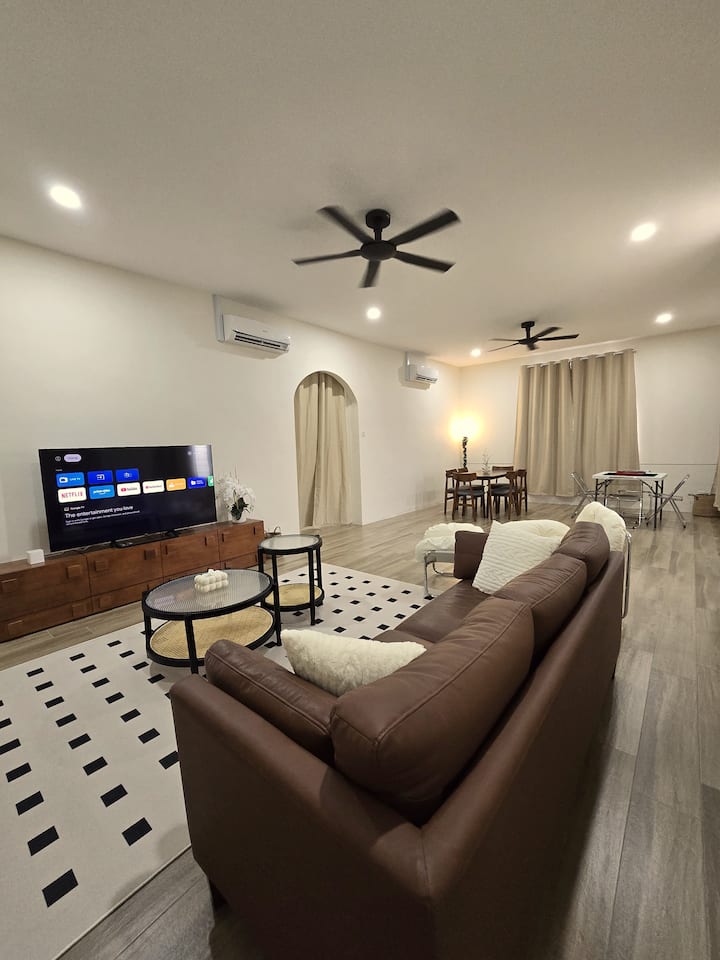 Kl Bungalow | Karaoke | Bbq | 9km Trx | 16 Pax - Kuala Lumpur