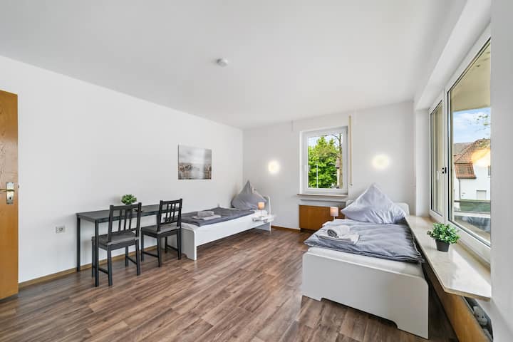 4 Bedrooms | Single Beds | Parking | Kitchen - Göppingen