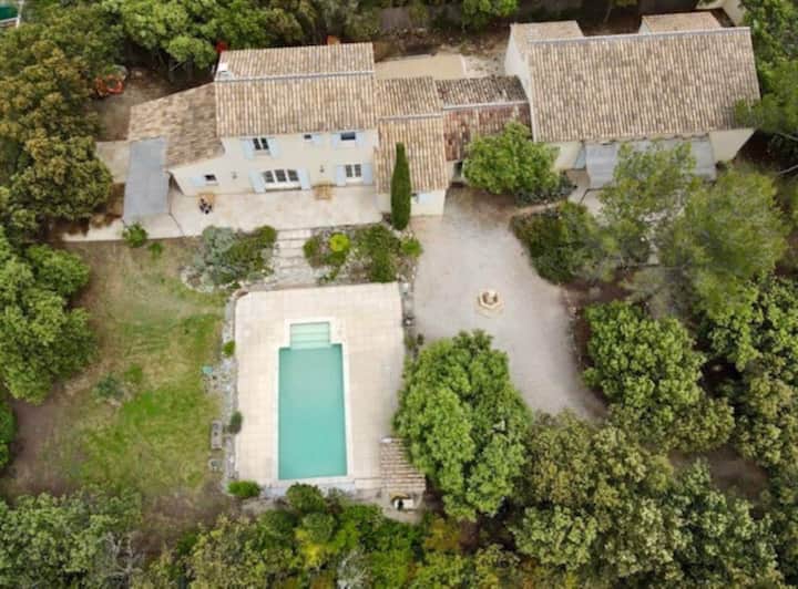 Charmant Gîte En Provence  
Maison N°1 - Venasque