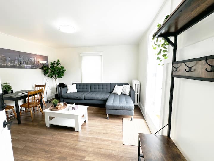 Private Apt.#5 In The Town Of Wolfville - 울프빌
