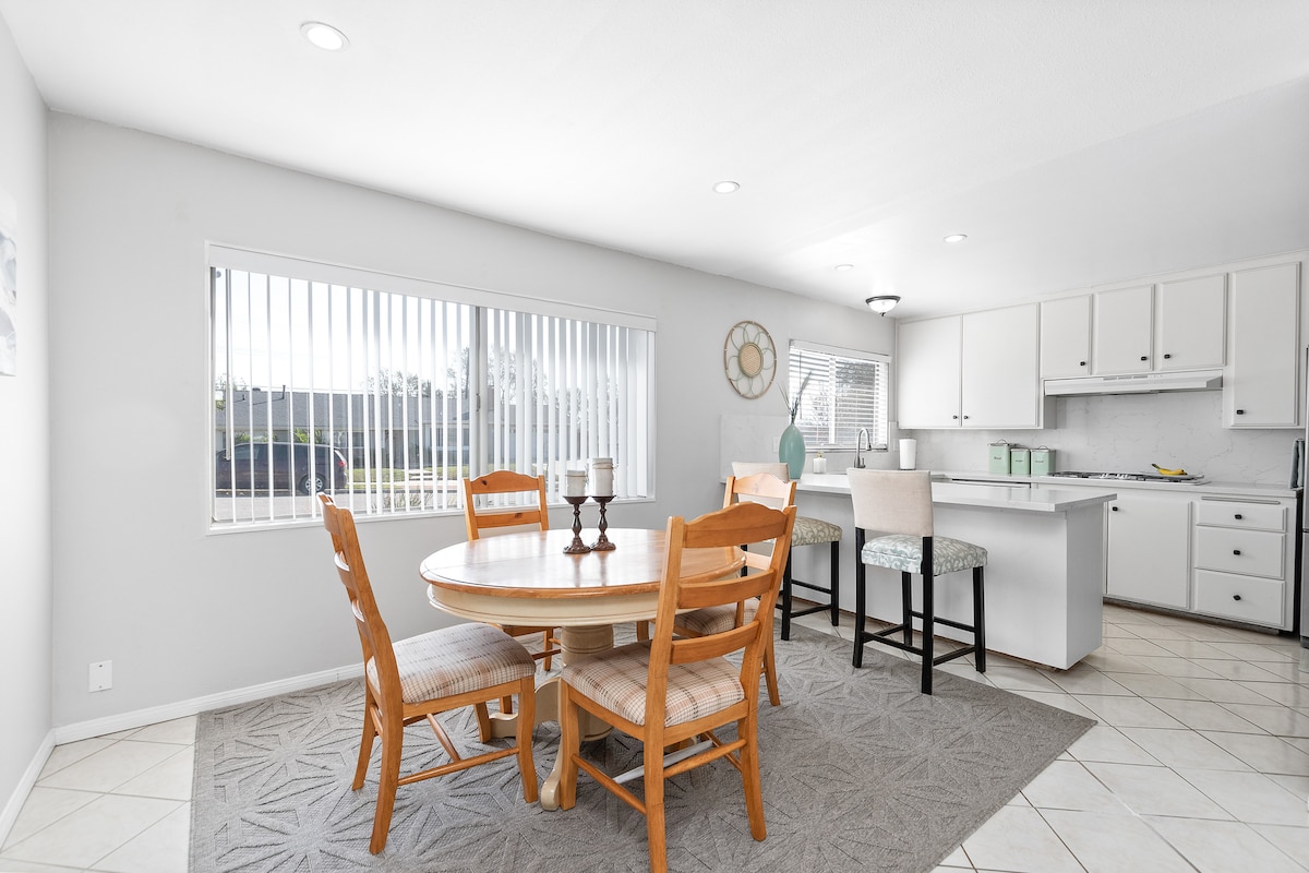 Maison privée 3BR - Jacuzzi, cour, arcade et stationnement - Maisons à ...