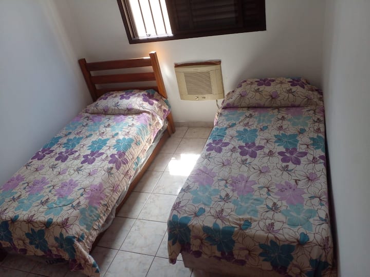 Quarto Individual Em Apartamento De Família - Santos