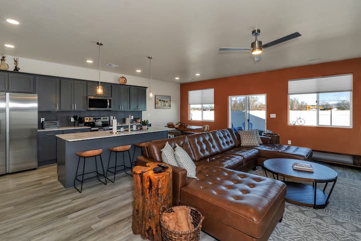 Barks N' Bikes Retreat - Fruita, CO