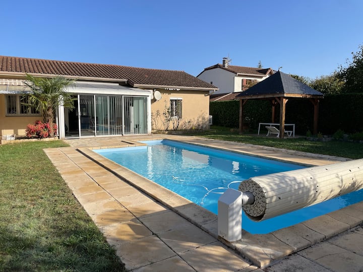 Maison De Plein Pieds Avec Jardin Et Piscine. - Vic-en-Bigorre