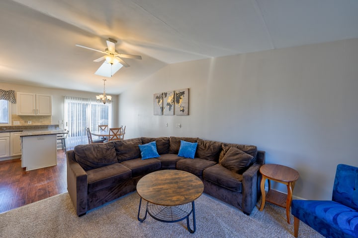 Bright, Private 3br Duplex Unit With Parking - Marshall, WI