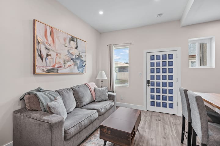 1br+1ba | Cozy, Central | Laundry+free Parking - Harborview - San Diego