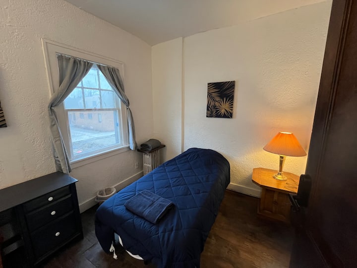 Toledo R&r House Private Room 6 - Toledo, OH