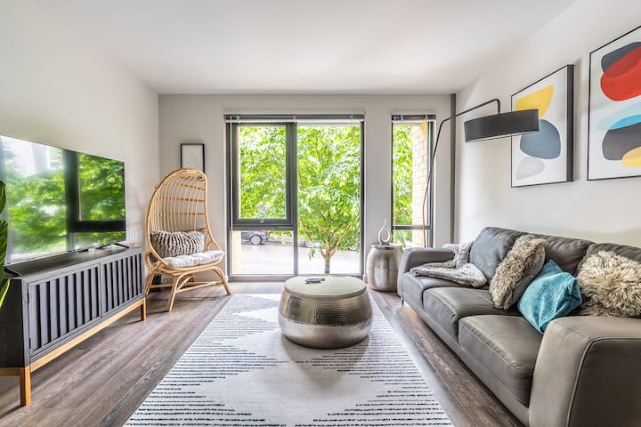 1br+den | Gym | Bellevue | Sophari Downtown D* - Bellevue, WA