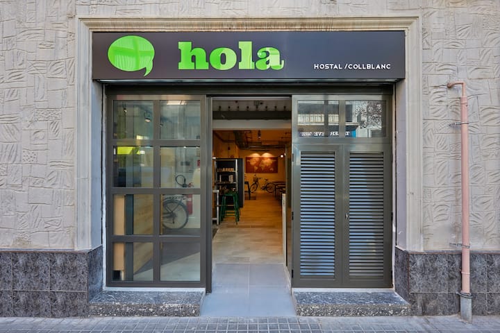 Hola Hostal. Cama En Dorm 18 Pax - L'Hospitalet de Llobregat
