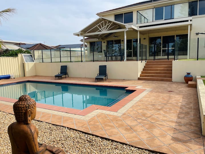 Large Coastal Retreat Shell Cove - Shellharbour