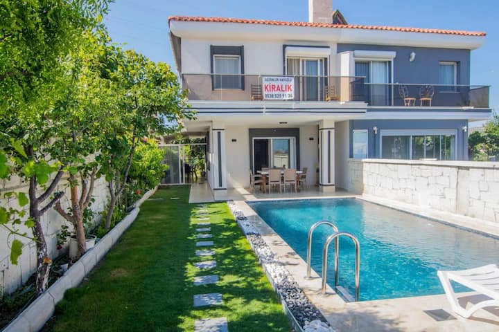 Yılbaşı İçIn Havuzlu 3+1 Villa - Alaçatı