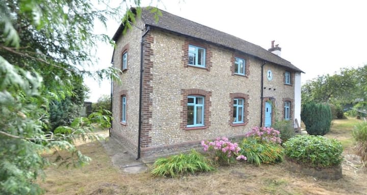 Millbury Cottage: Cosy Retreat - Croydon
