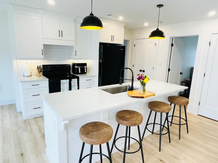 Bright | 2 King Beds | 2 Bath - Prince Edward Island