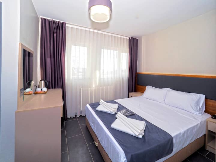 Pretty Standard Room 1 - Estambul