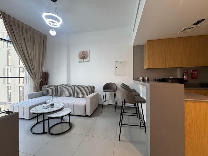 Panaromic Pool View 1br - 샤르자