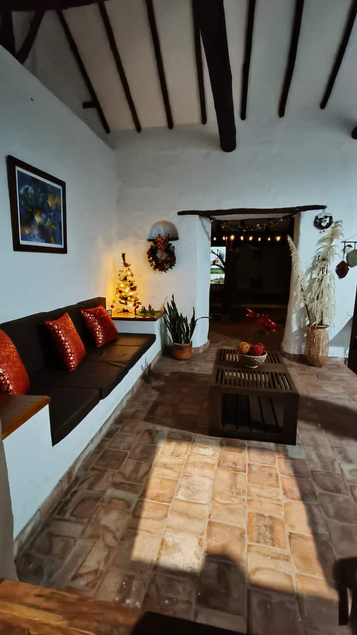 Casa Cuadros - Curiti