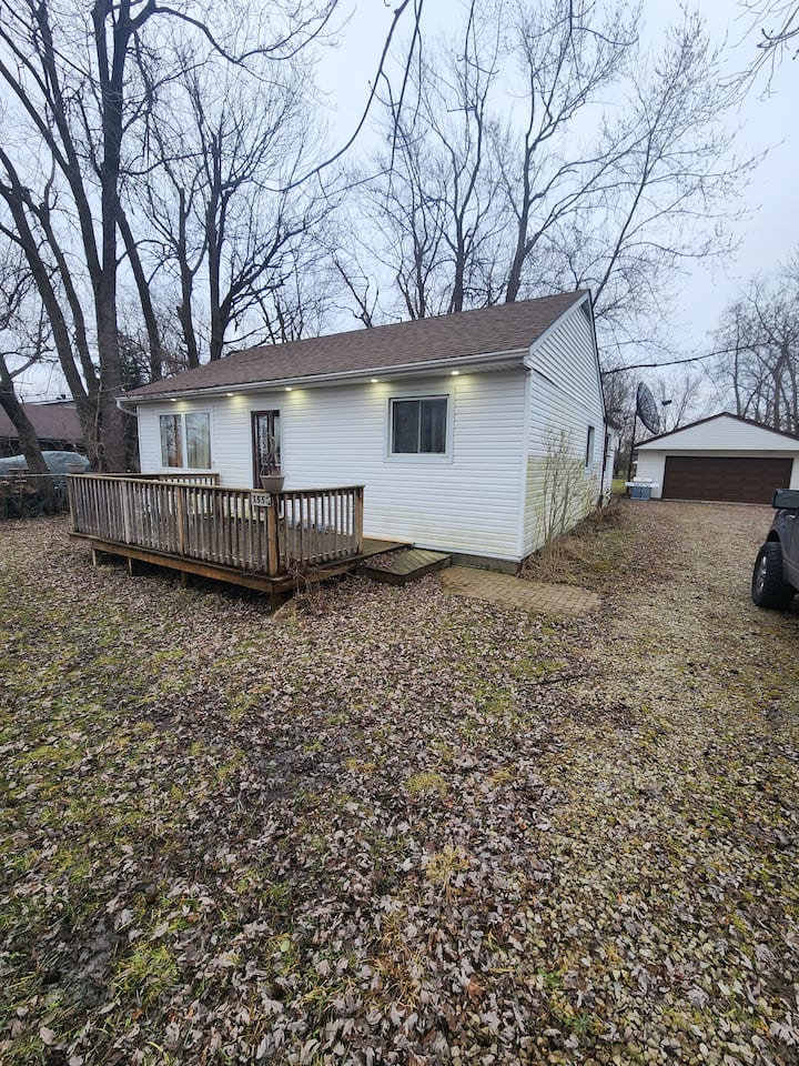 Cozy And Warm ! - Windsor, ON, Canada