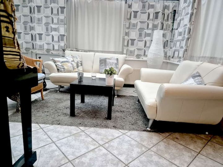 Villa Souterrainwohnung Mit Bad - Dötlingen