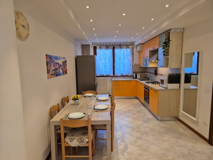Airbnb: Vacation Tactical Entire Apartment+kitchen - Castelfranco Veneto