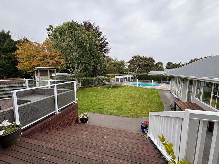 Private House With Pool - Taranaki