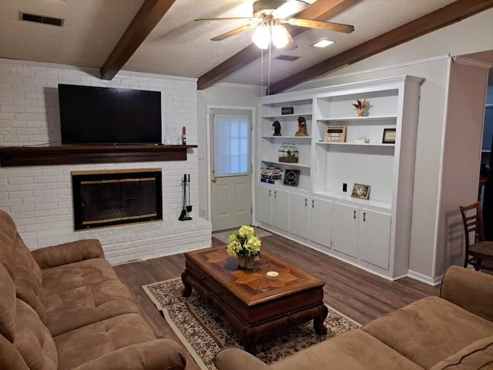 Our Home In T-town - Tuscaloosa, AL