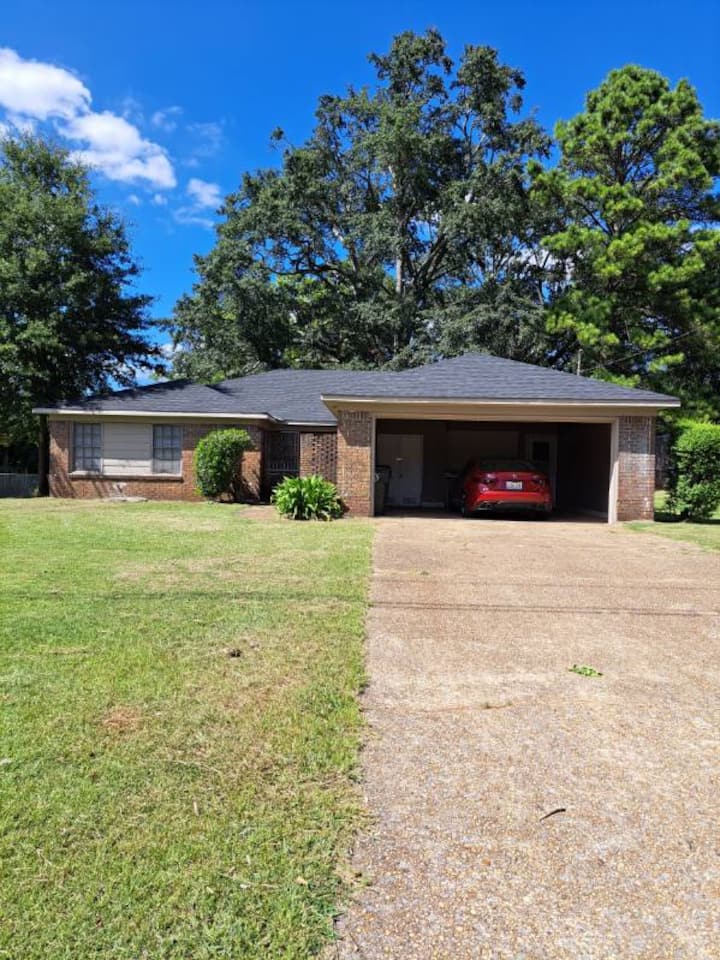 Our Home In T-town - Tuscaloosa, AL