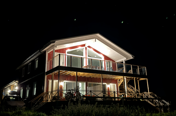 Lakefront Stay – 13 Guests, Sauna & Boat - Karlsborg