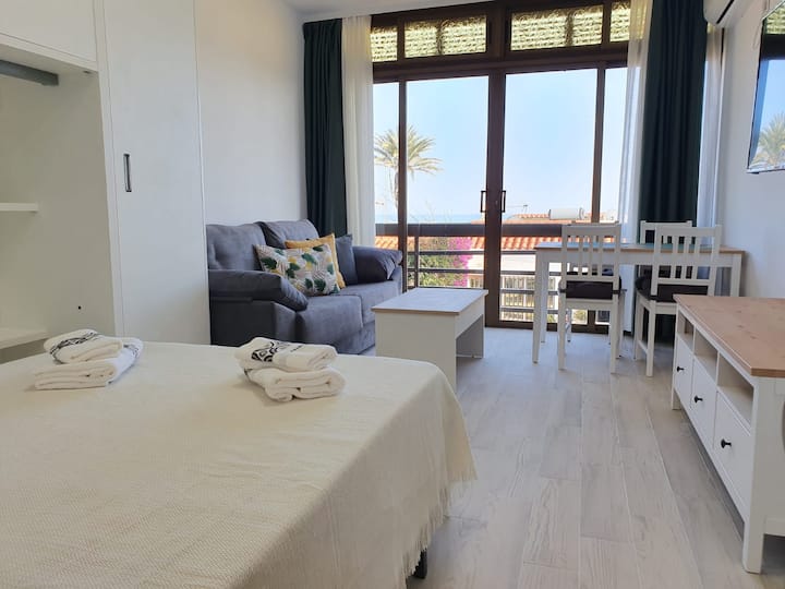 Estudio A Pie De Playa. - Roquetas de Mar