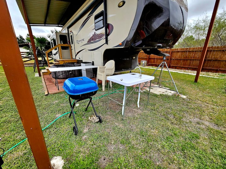 Arroyo City Cabin With Boat Storage - Arroyo City, TX