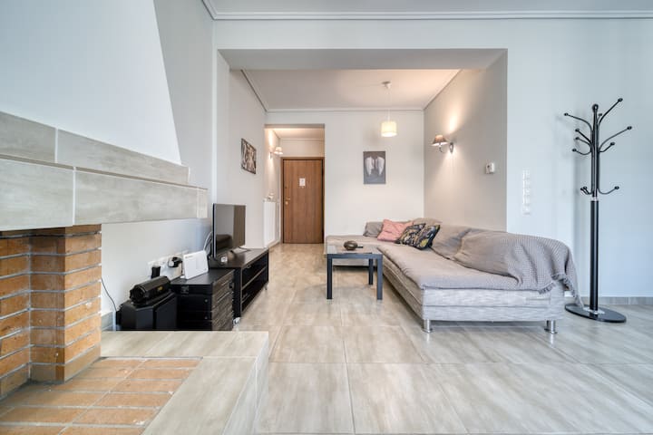 Shiny Penthouse 4@100m Metro - Athene