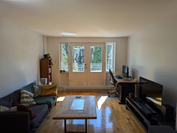 Cozy And Bright Place - Rosemont - Montreal
