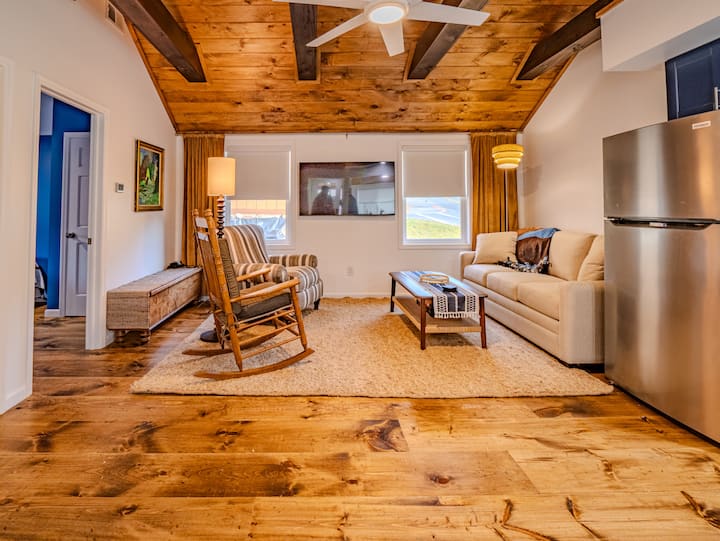 Lake George Luxury Cabin (2 Bed/1 Bath) - Lake George, NY