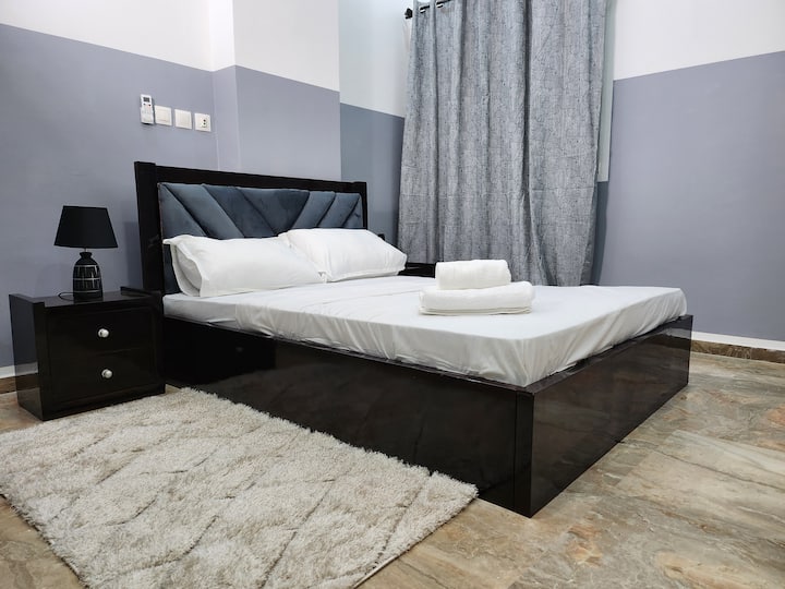 Netflix, Coffee, Washing Machine And  Parking - Abidjan