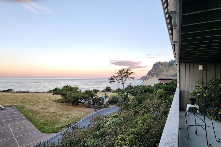 Lee's Oceanview Condo - Oregon