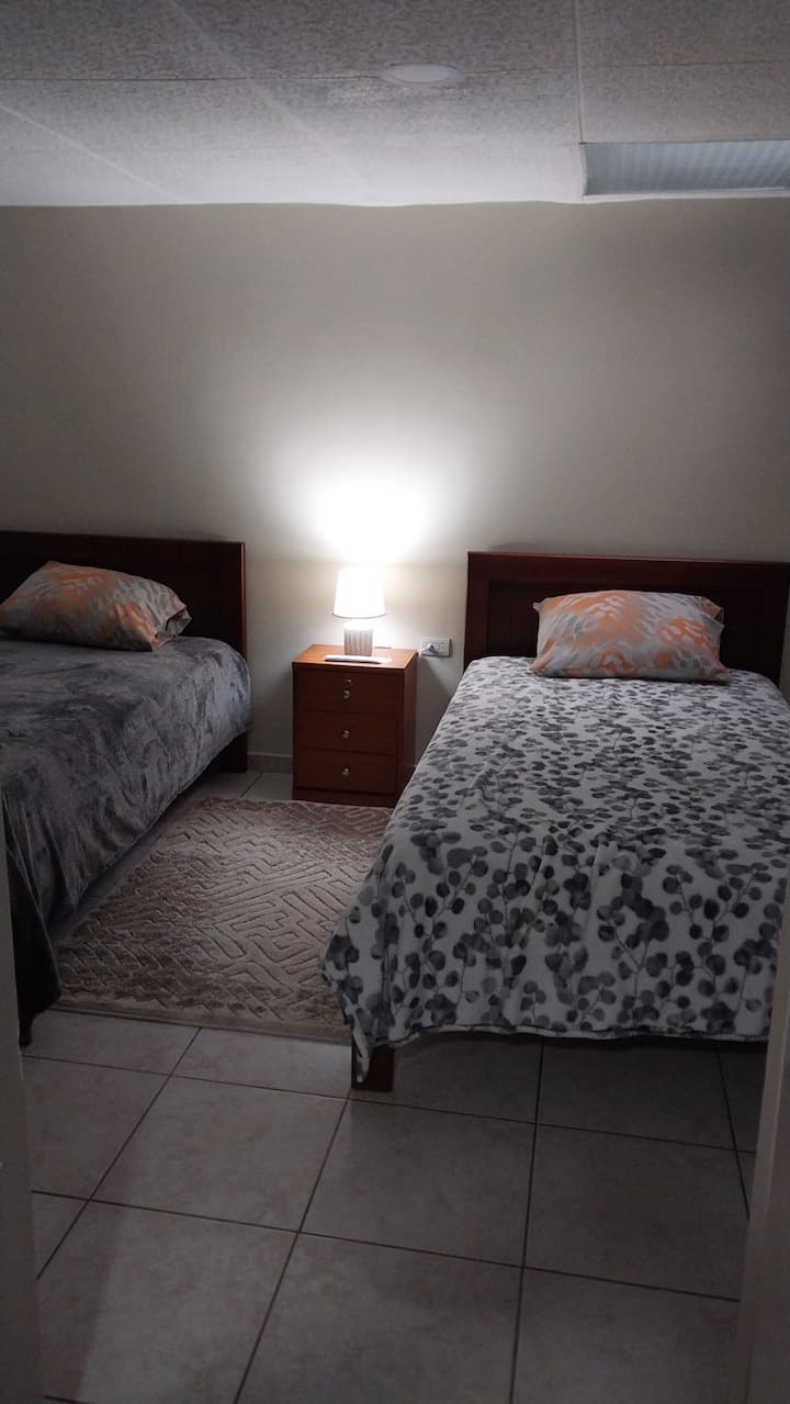 Departamento Cómodo Y Completo. - Cuenca