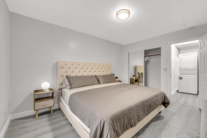 Cozy Bedroom Near The Strip - Las Vegas, NV