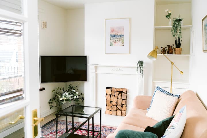 Modern City Centre Home | 2br | Free Parking - Belfast