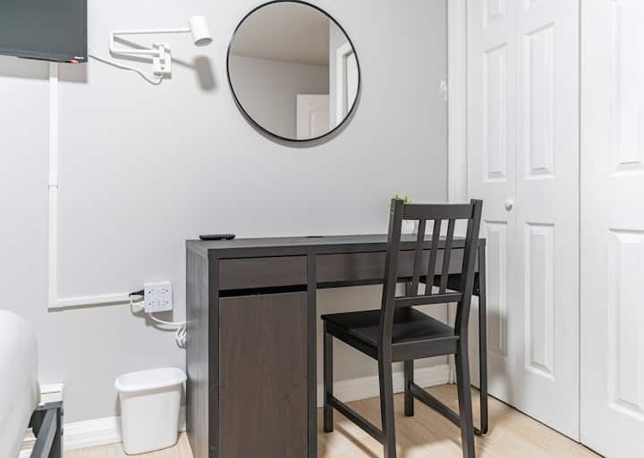 Private Br | Ewr | Nyc Path Train (B) - Newark, NJ