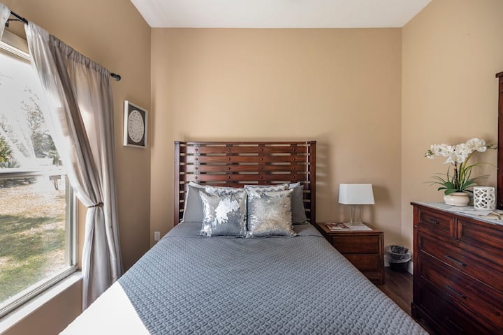 A Private Room With Its Own Private Bathroom - Winter Garden, FL